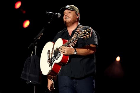 Luke Combs Fast Car Cover Is No 1 On Hot Country Songs Chart