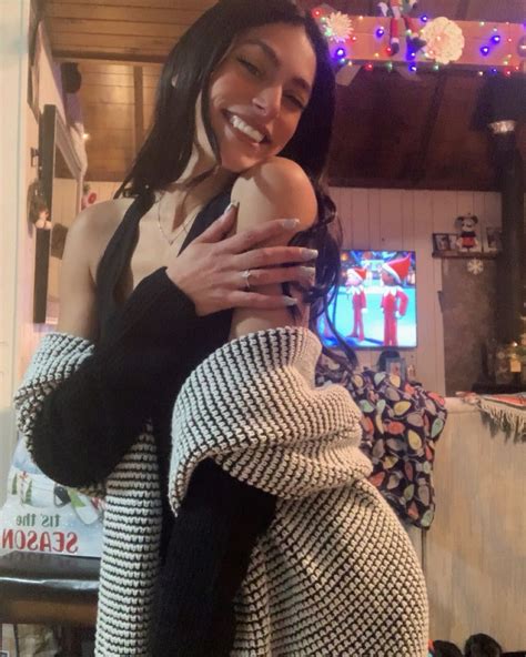 Lia Lynn Lialynnartist • Instagram Photos And Videos