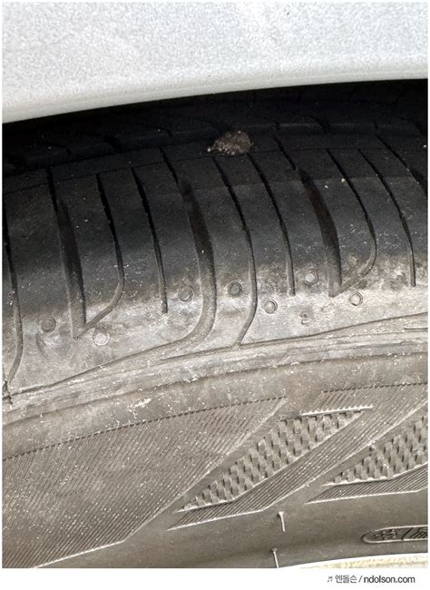 자동차 타이어 펑크 수리 났을 때 실펑크 수리 이렇게 지렁이 하세요