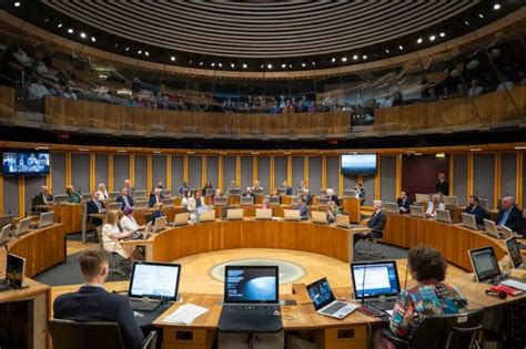 Dismay As Gender Equal Senedd Plan Dropped