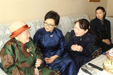 МОНГОЛЫН ХАМГИЙН ӨНДӨР НАСТАН ДАРХАН УУЛ АЙМГИЙН ИРГЭН И БАДАНГАРАВ БУУРАЙД ХҮНДЭТГЭЛ ҮЗҮҮЛЛЭЭ