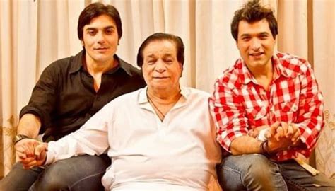 Remembering Kader Khan Looking Back At Some Of The Latest Pics Of The Late Veteran Actor With