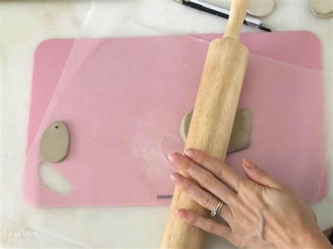 Heres How To Make Surprisingly Easy Clay Eggs For Easter