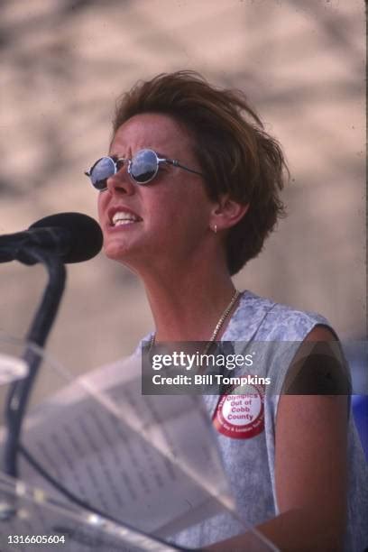 264 Amanda Bearse Photos And High Res Pictures Getty Images