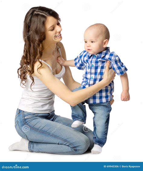 Junge Mutter Mit Ihrem Sohn Stockfoto Bild Von Kinder Kind