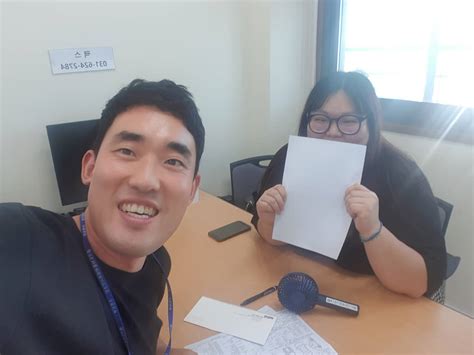 짱구아빠중고차 인스타를 통해 중고차문의를 주신 고객님 첫차로 티볼리차량을 알아보고 계셨는데요🙂 일단