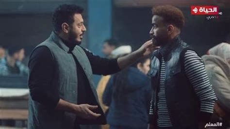 مسلسل المعلم الحلقة 9 مصطفى شعبان يسبق منذر رياحنة بخطوة