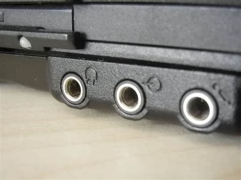 Ibm Thinkpad I Series 1400 Clous