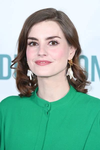 Laurie Nunn Sex Education Wiki Fandom