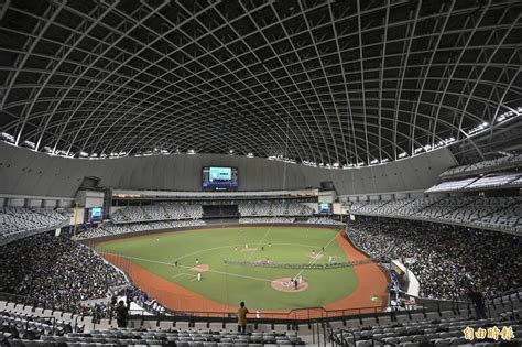 Leetcode 2264 Largest 3 Same Digit Number In String — Javascript Traveling Light Taipei Medium