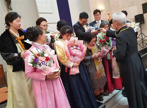 본당 행사 사진 세례성사의 은총 예물 봉헌 And 첫영성체 And 시상식 2022 12 18