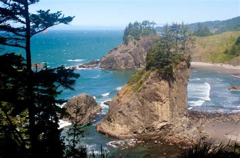 A Wild River And Scenic Coastline In Gold Beach Travel Oregon