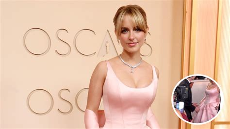Mckenna Grace Abre Cartas De Pokémon En Los Oscar 2026 Telediario México