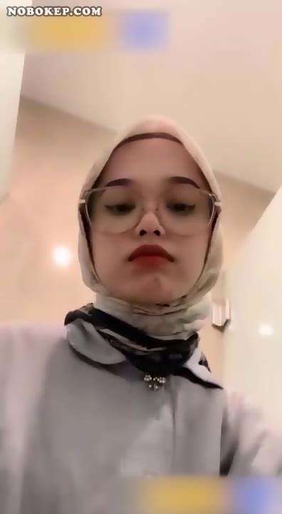 Hijab Girl In Public Place Eporner