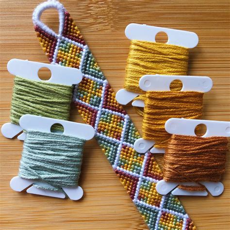 Cute Knotss Profile Braceletbook