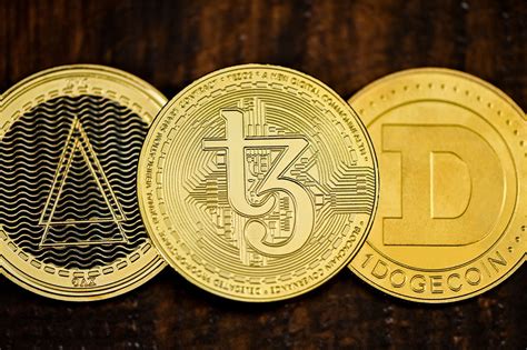 Public Vs Private Blockchains Key Differences And Use Cases By