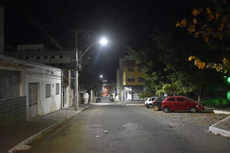 Praça Camillo De Jesus Lima Após Temporada Na Escuridão Chega