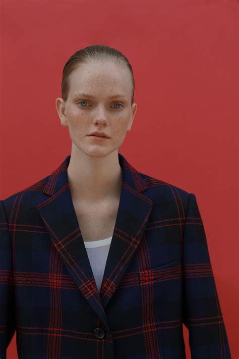 Lily C Women Image Board Nevs