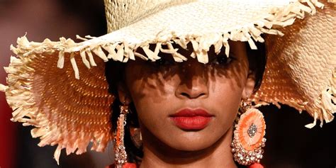 როგორი ქუდებია 2018 წელს ტრენდული 20 საზაფხულო ქუდი