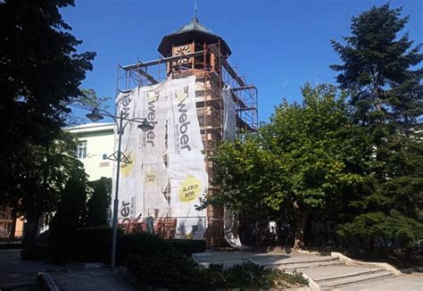 В Сливен ремонтират старата часовникова кула служила и за