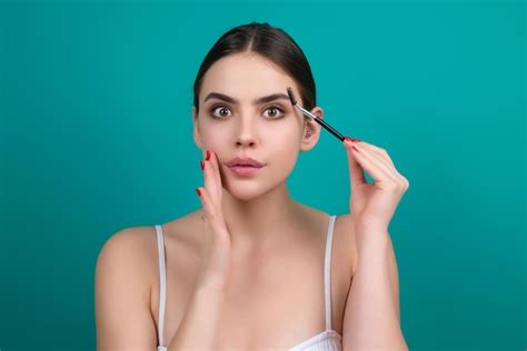 Premium Photo Girl Shaping Brown Eyebrows Woman Eye With Beautiful