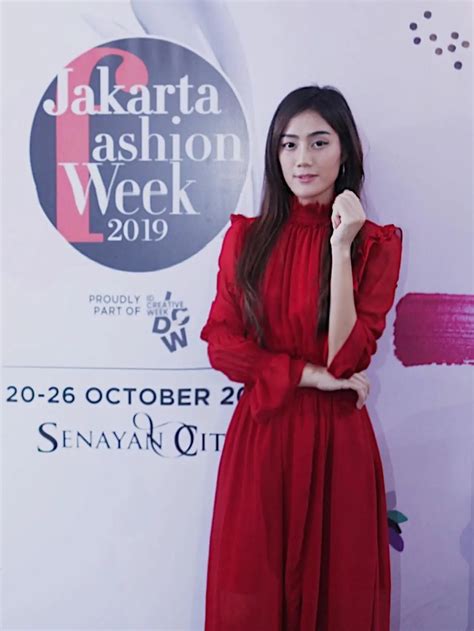 6 Potret Firsa Sabilah Kekasih Coki Pardede Yang Juga Cucu Nani Wijaya