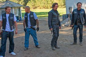 Sons Of Anarchy Walton Goggins Talks Venus And Tigs Heart To Heart