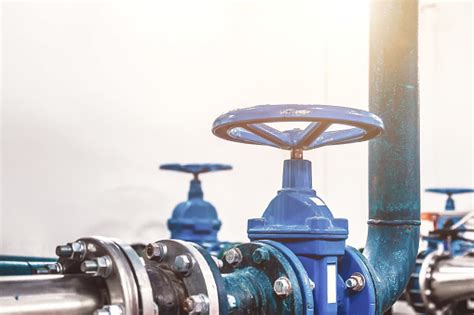 워터 펌프 밸브 압력 게이지 엔진룸 내부 모터의 산업 인테리어 가정의 방에 대한 스톡 사진 및 기타 이미지 가정의 방 공기밸브 공장 산업 건물 Istock