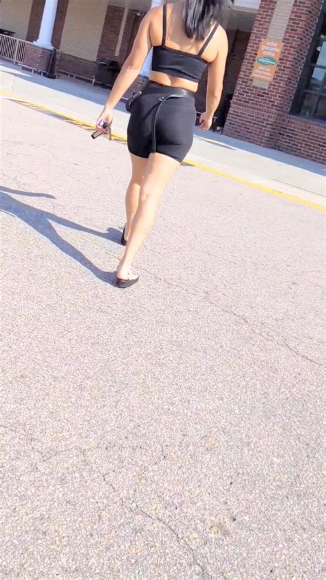 Goddess Jiggly Bubble In Spandex Must See Spandex Leggings And Yoga