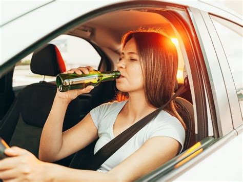 Униформени спипаха пияна врачанка зад волана във Вършец