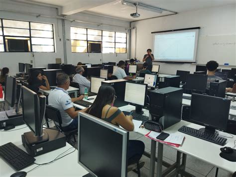 Introdução à Linguagem Python Departamento de Matemática