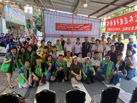 中和及安扶輪社集結社友「白米暨百分獎學金捐贈」福助弱勢