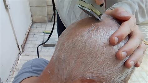 کوتاه کردن موی سر پدر توسط بهمن جولائی نماشا