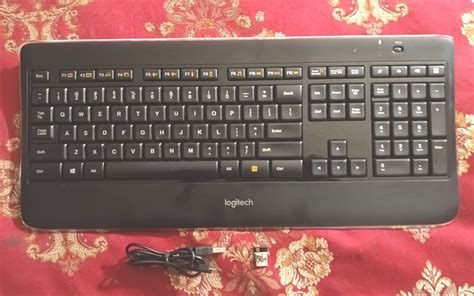 Used Logitech K800 Rechargeable Wireless Illuminated Keyboard W Dongle Tested Working Ubb Threads