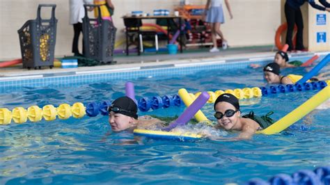 Чингэлтэй дүүргийн сурагчид усан спортоор хичээллэж эхэлжээ