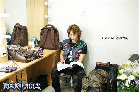Onew Rock Of Age Behind The Stage Lovershinee