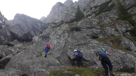 Valea Alba Bucegi Coborare Pe Jepii Mici Mergpemunte Ro