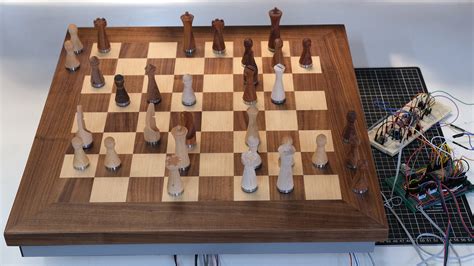 No Opponent Nearby Not A Problem This Automatic Chessboard Lets You Play Others Remotely