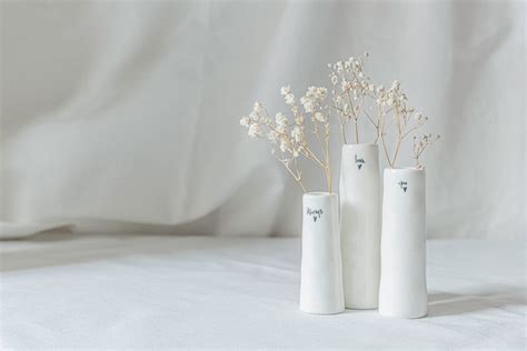 Gypsophila 가벼운 고요한 깨끗한 라인 꽃꽂이 꽃병 트리오 단순한 단순한 아름다움 도기 도자기 드라이플라워 멋을 아는 미니멀리스트 장식 미묘한