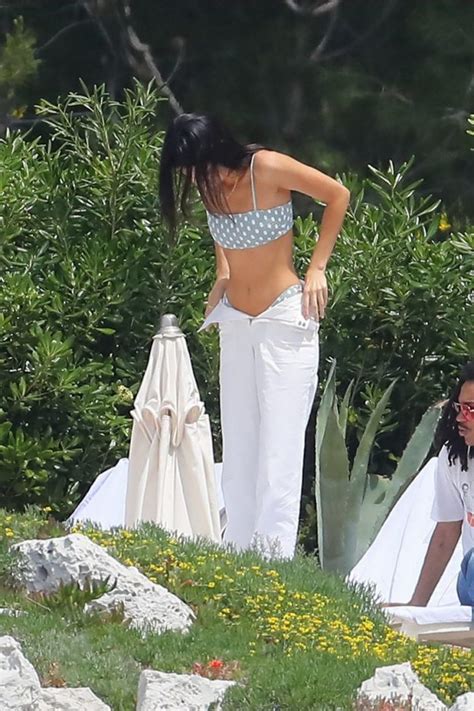 Kendall Jenner Fappening Bikini Paparazzi Photos The Fappening