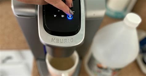 Heres How To Descale A Keurig Coffee Maker Using White Vinegar