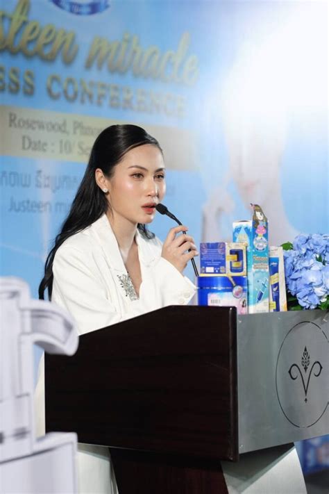 ព្រះមហាក្សត្រ ចេញព្រះរាជក្រឹត្យផ្ដល់គោរមងារ «ឧកញ៉ា ដល់លោកស្រី ម៉ុក ទិព្វរាសី នាយិកាក្រុមហ៊ុន