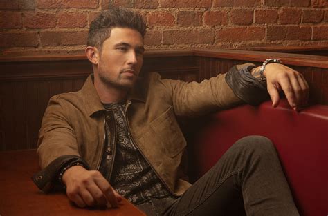 Makin Tracks Michael Ray Blends Multiple Retro Eras Into New Country Single Whiskey And Rain