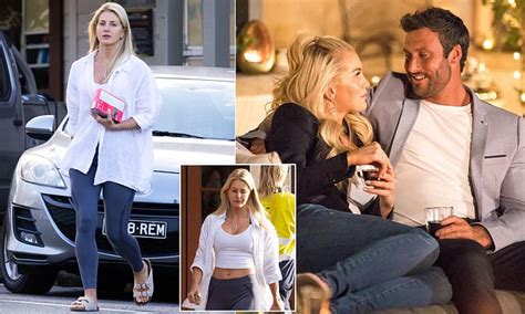 The Bachelorette Star Charlie Newling Dies Ali Oetjen Looks Sombre As