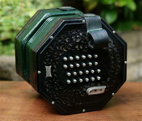 The Concertina Explained Anglo English And Duet Styles