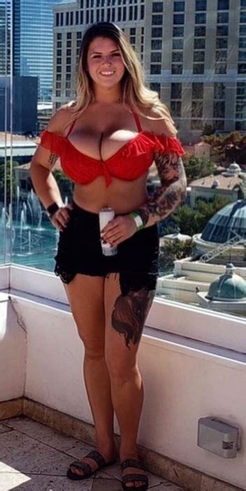 Very Pawg Shesfreaky