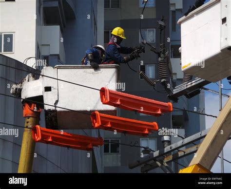Manila Philippines 16th Apr 2015 Electrician From Manila Electric
