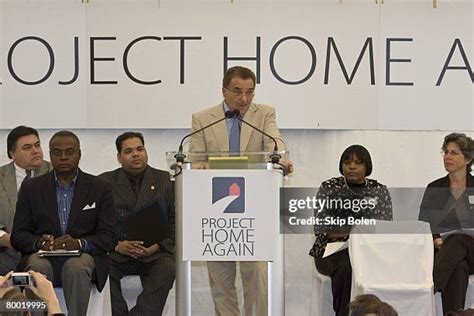 Len Riggio Photos And Premium High Res Pictures Getty Images