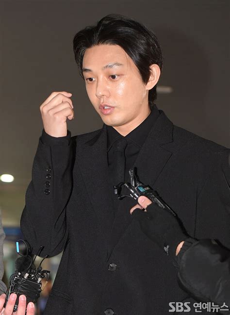 [e포토] 유아인 마약혐의 첫 재판 출석