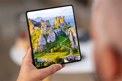 Samsung Galaxy Z Fold4 Review Lab Tests Display Battery Life